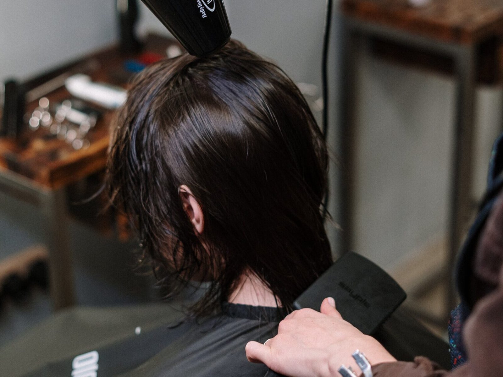 Tips Model Rambut untuk Rambut Tipis Agar Terlihat Bervolume Alami ...